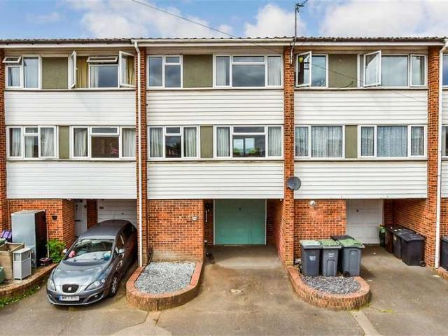 3 Bedroom Town House