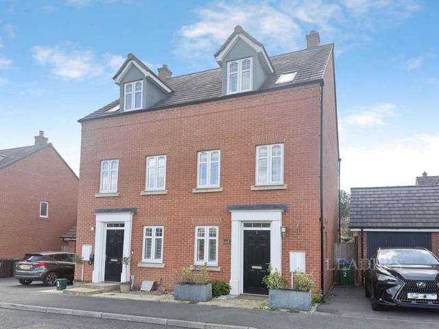 3 Bedroom Town House
