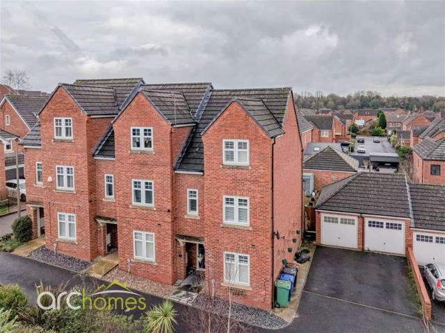 3 Bedroom Town House