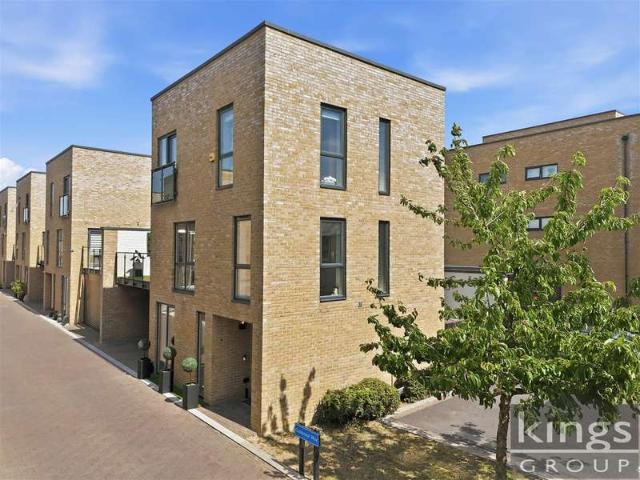 3 Bedroom Town House