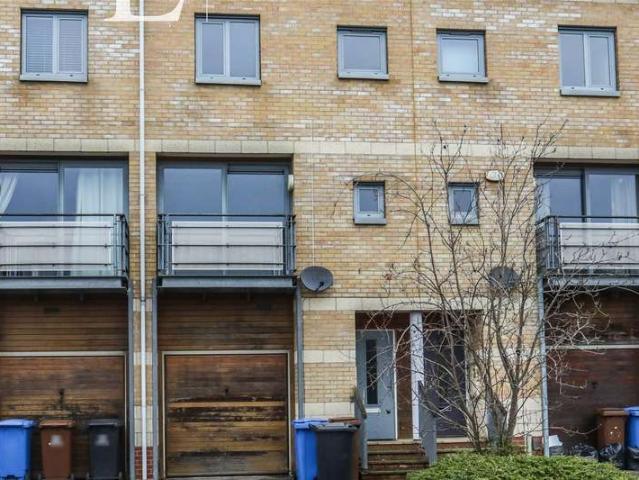 3 Bedroom Town House