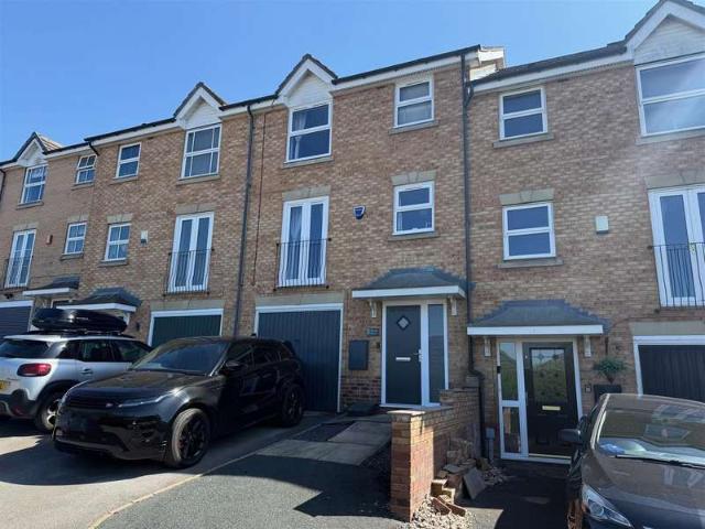 3 Bedroom Town House
