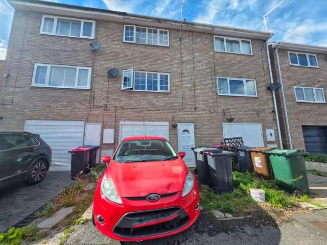 3 Bedroom Town House