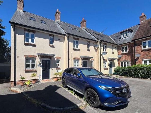 3 Bedroom Town House
