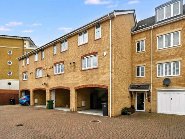 3 Bedroom Town House