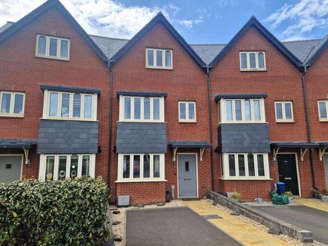 3 Bedroom Town House