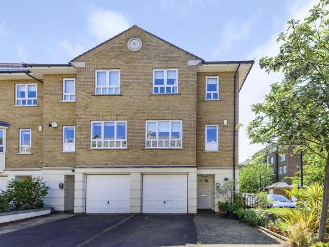 3 Bedroom Town House