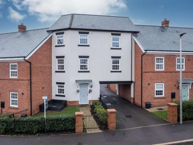 3 Bedroom Town House