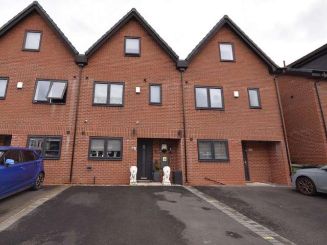3 Bedroom Town House