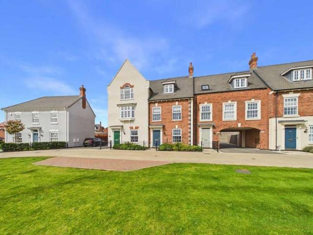 3 Bedroom Town House