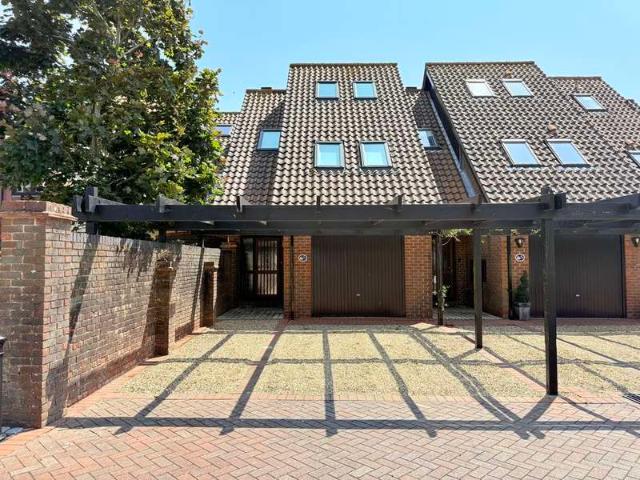 3 Bedroom Town House