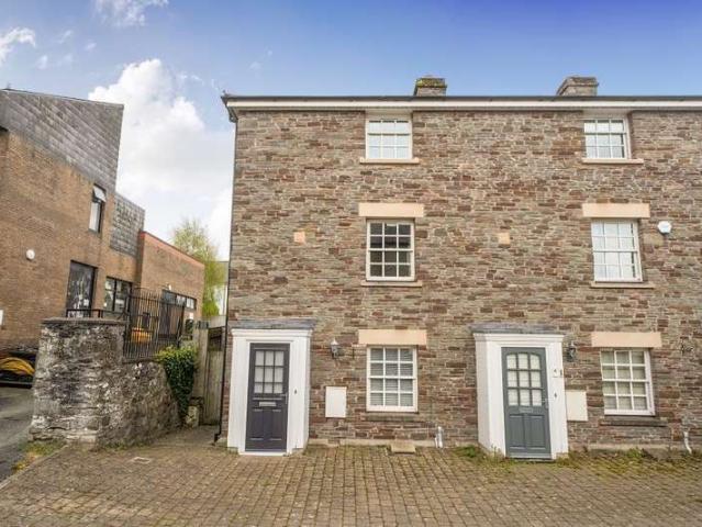 3 Bedroom Town House