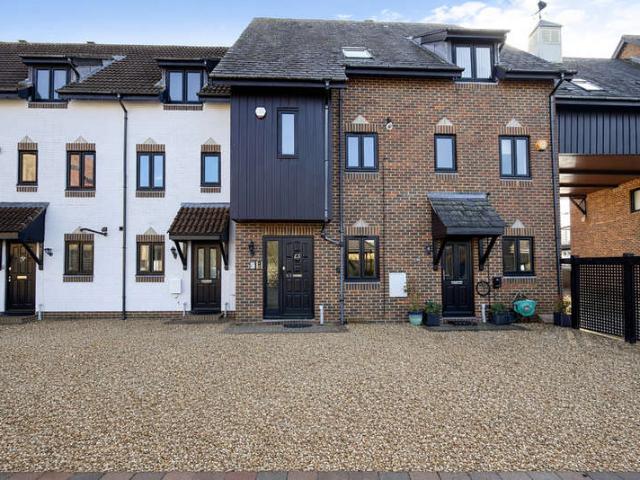 3 Bedroom Town House