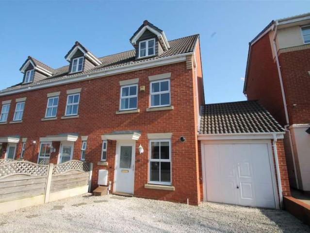 3 Bedroom Town House