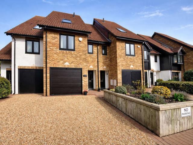 3 Bedroom Town House