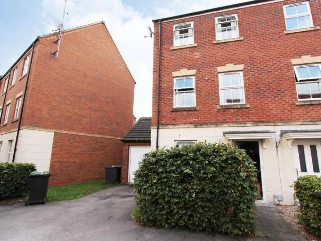 3 Bedroom Town House