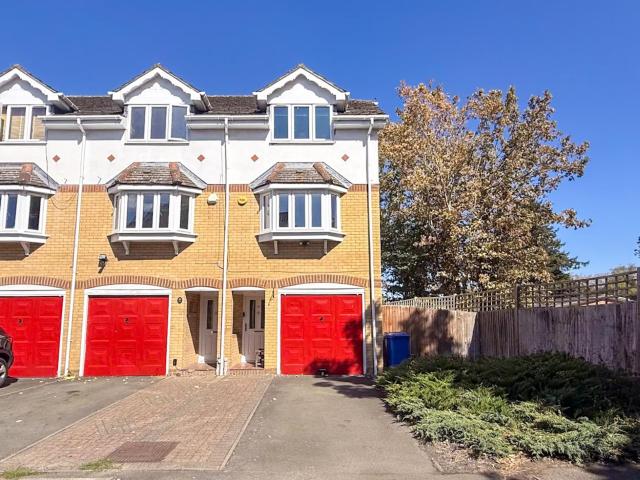 3 Bedroom Town House