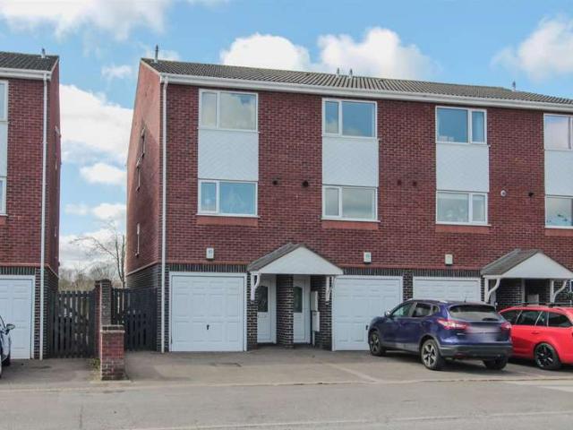 3 Bedroom Town House