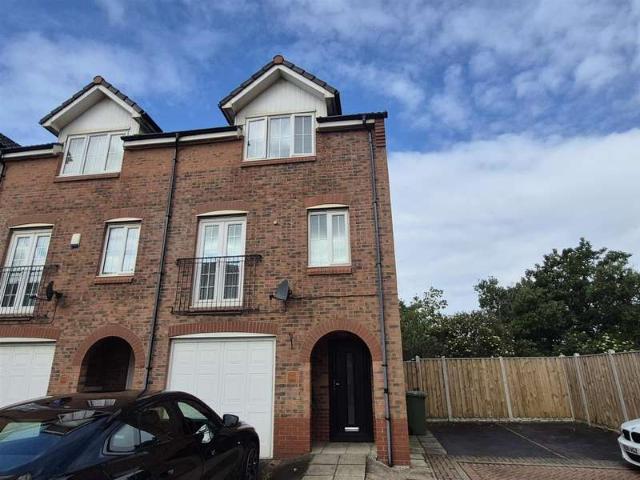 3 Bedroom Town House