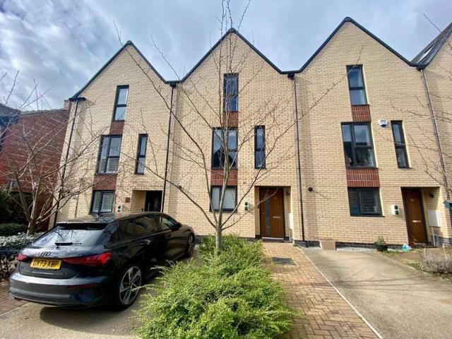 3 Bedroom Town House