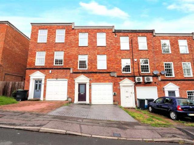 3 Bedroom Town House