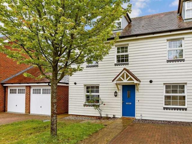 3 Bedroom Town House
