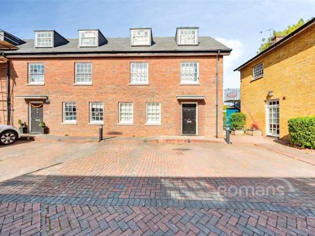 3 Bedroom Town House