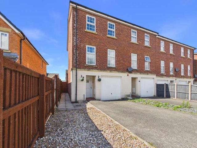 3 Bedroom Town House