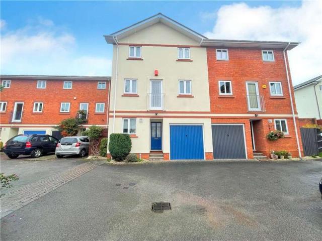 3 Bedroom Town House