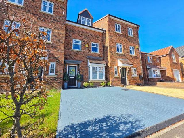 3 Bedroom Town House