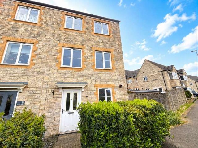 3 Bedroom Town House