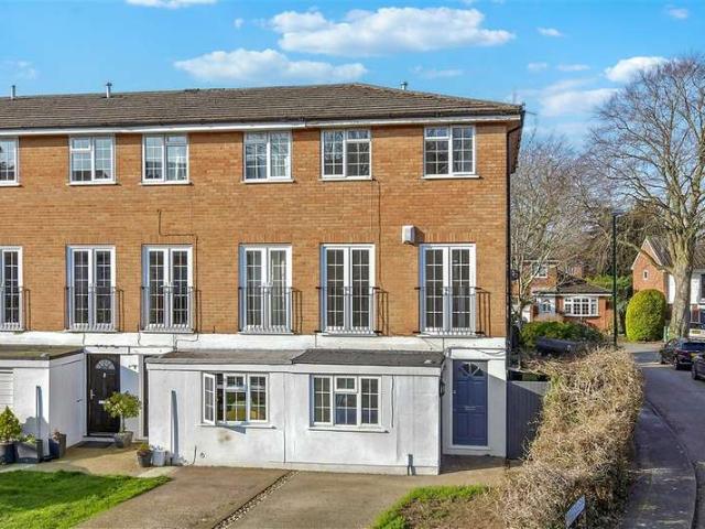 3 Bedroom Town House