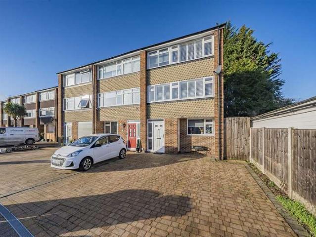 3 Bedroom Town House