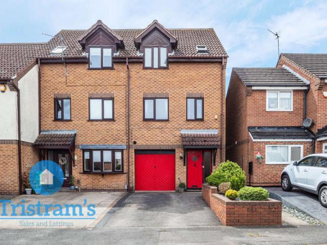 3 Bedroom Town House