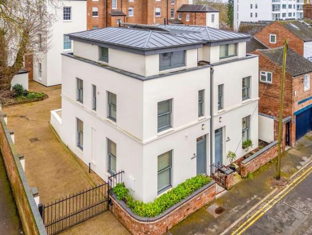 3 Bedroom Town House