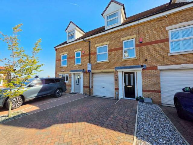 3 Bedroom Town House
