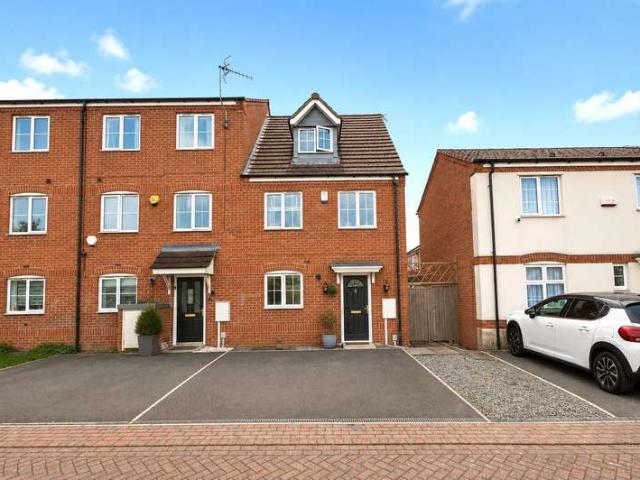 3 Bedroom Town House