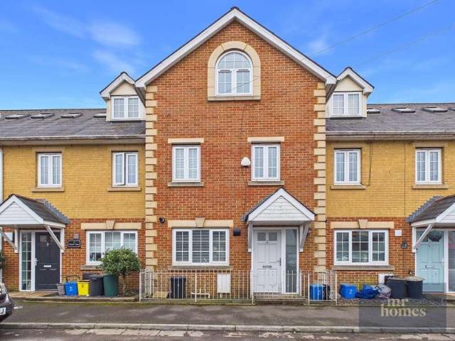 3 Bedroom Town House
