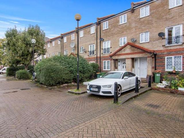 3 Bedroom Town House