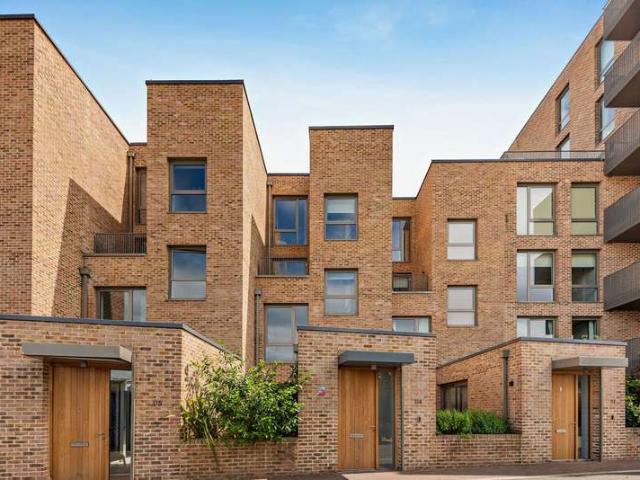3 Bedroom Town House