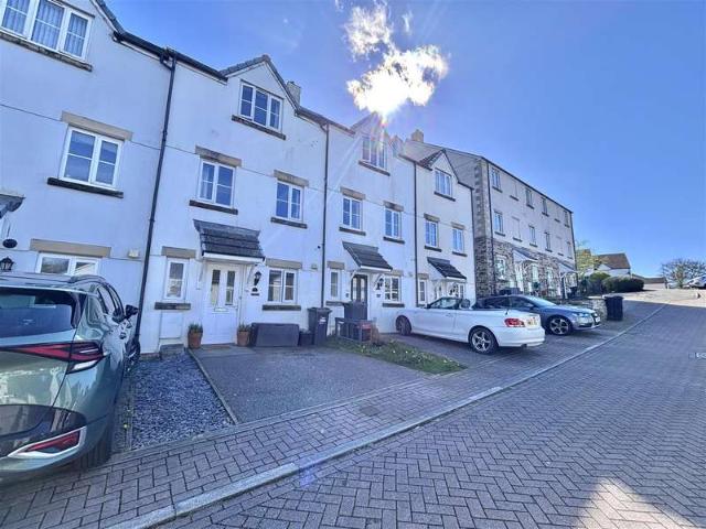 3 Bedroom Town House