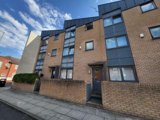 3 Bedroom Town House