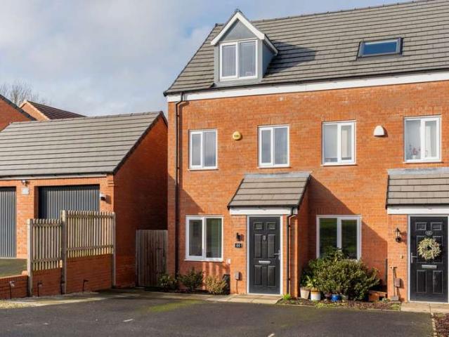 3 Bedroom Town House