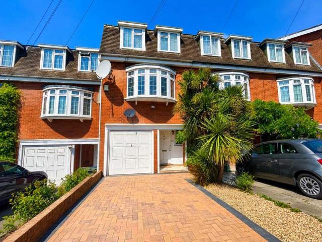 3 Bedroom Town House