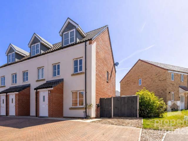 3 Bedroom Town House