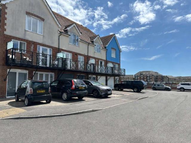3 Bedroom Town House