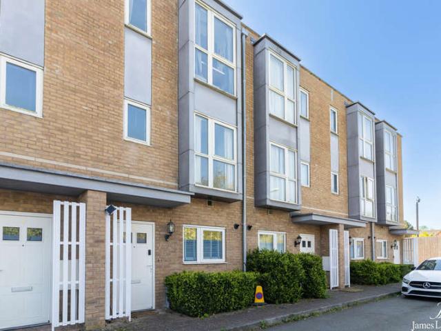 3 Bedroom Town House