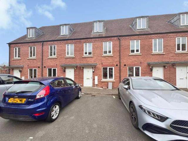 3 Bedroom Town House