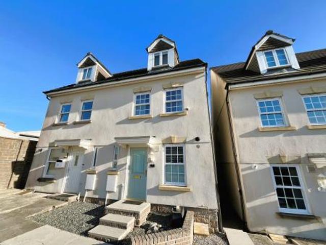 3 bedroom Town house To Let