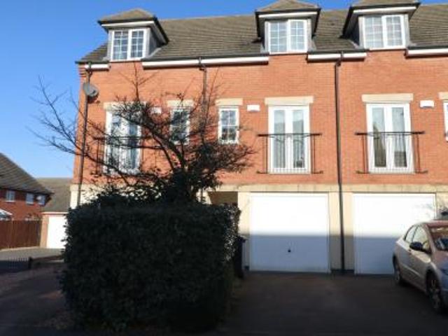 3 bedroom Town house To Let